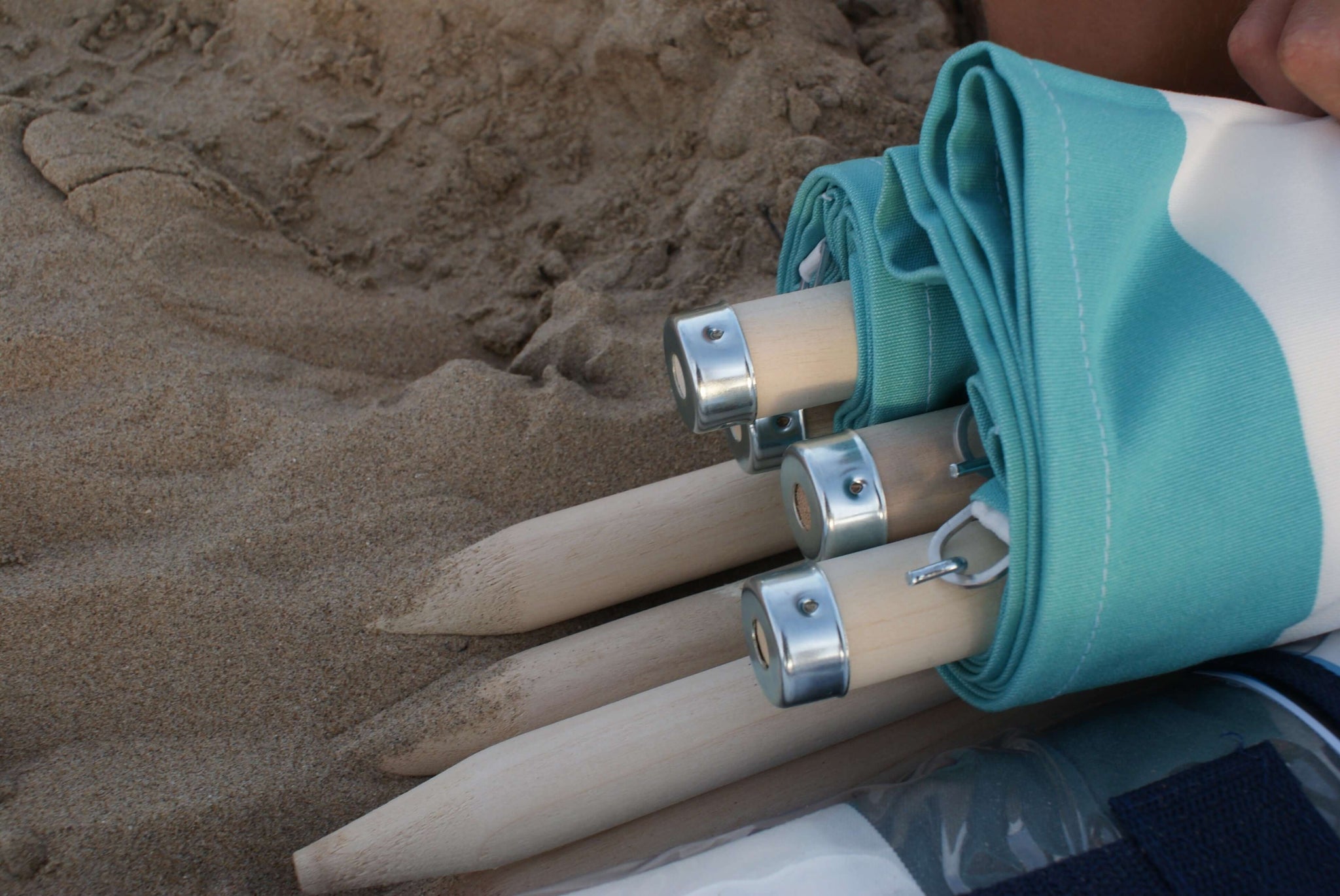 Zeer duurzaam Strand windscherm gemaakt van Dralon, kleur Turquoise wit ...